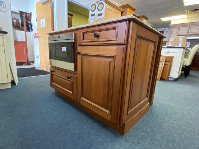 Showroom Display Cabinets & Countertops - Modern Kitchens